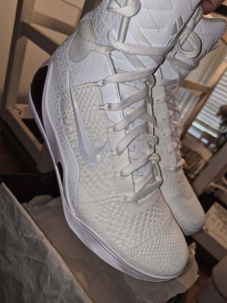 Kobe Size 10.5 for Sale in Mebane, NC - OfferUp