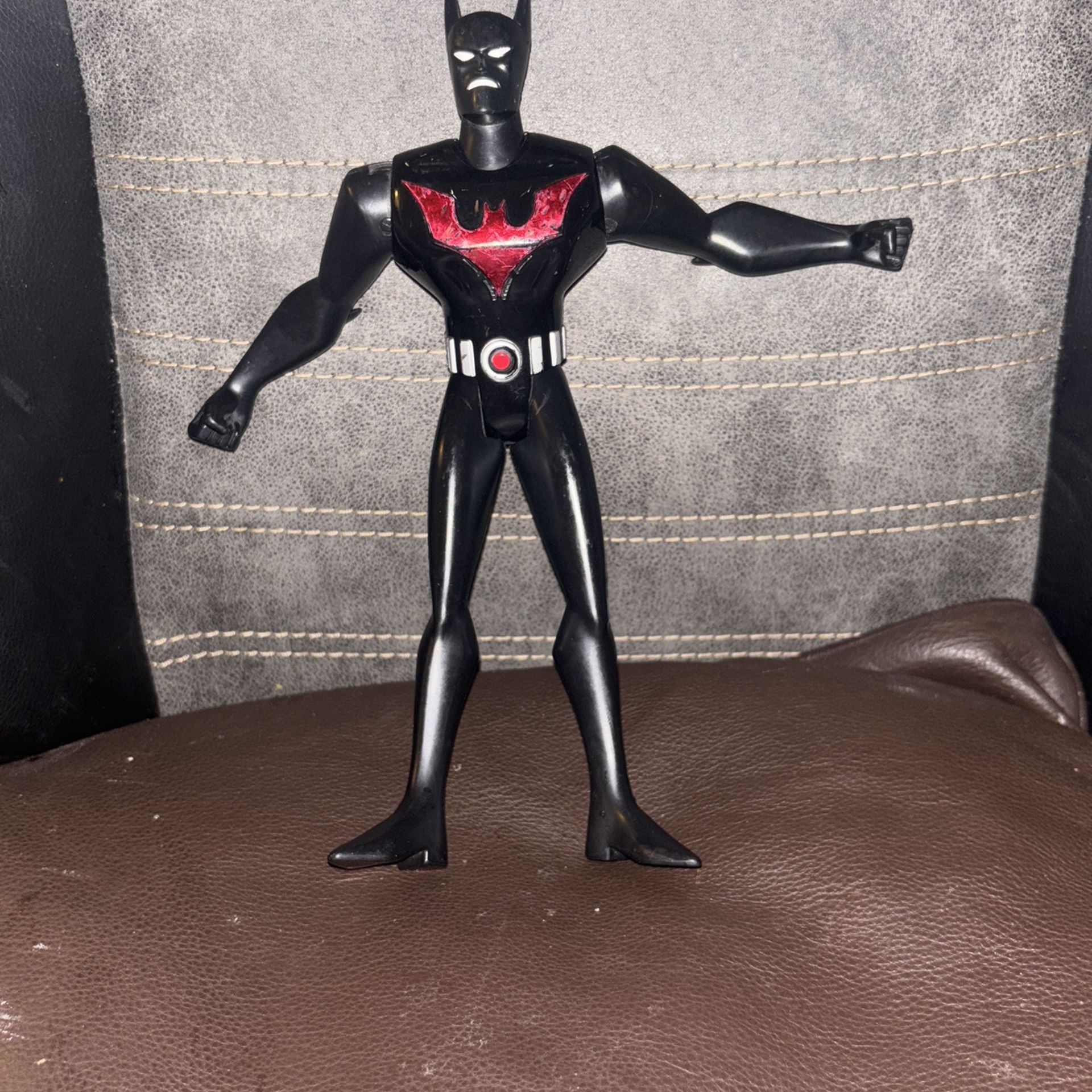 DC Collectibles Batman the Animated Series BATMAN BEYOND for Sale in ...