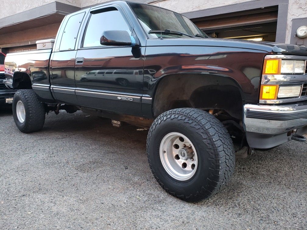 1998 Chevy Silverado k1500 4x4 z71 for Sale in Ontario, CA - OfferUp