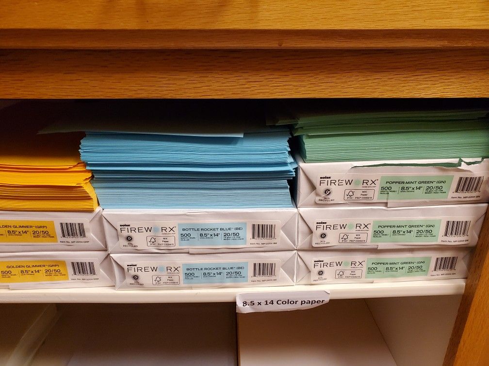 8 1/2 x 14 Legal Sized Colored Copy Paper for Sale in Sumner, WA - OfferUp