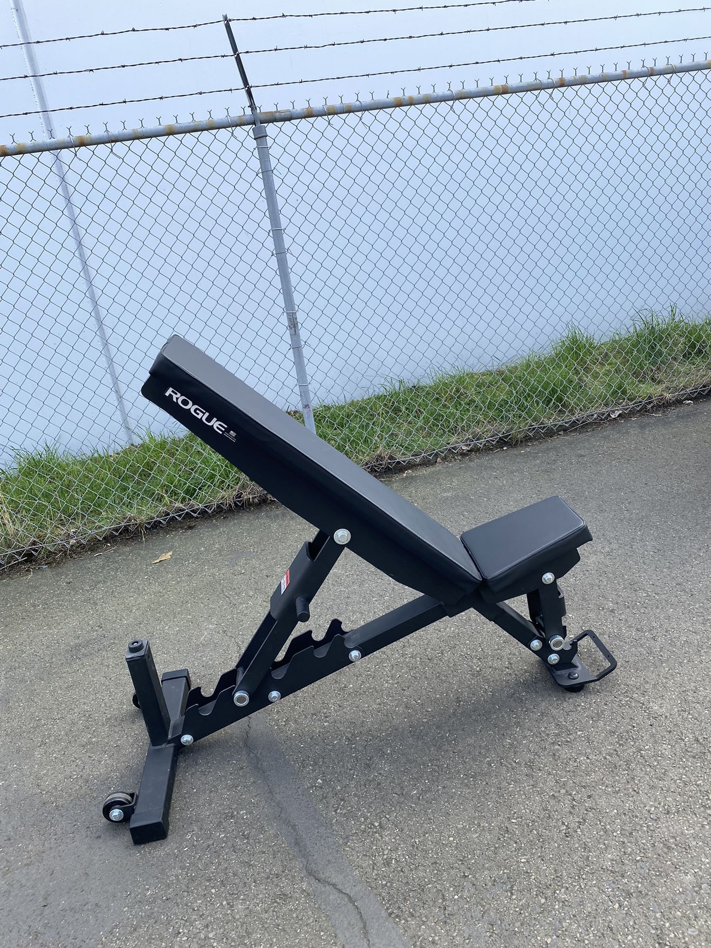 Rogue Weight Bench for Sale in Kent, WA - OfferUp