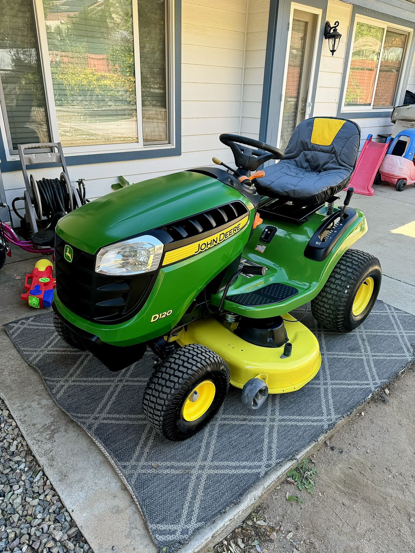 JOHN DEERE D120 RIDING LAWN MOWER for Sale in Ramona, CA - OfferUp