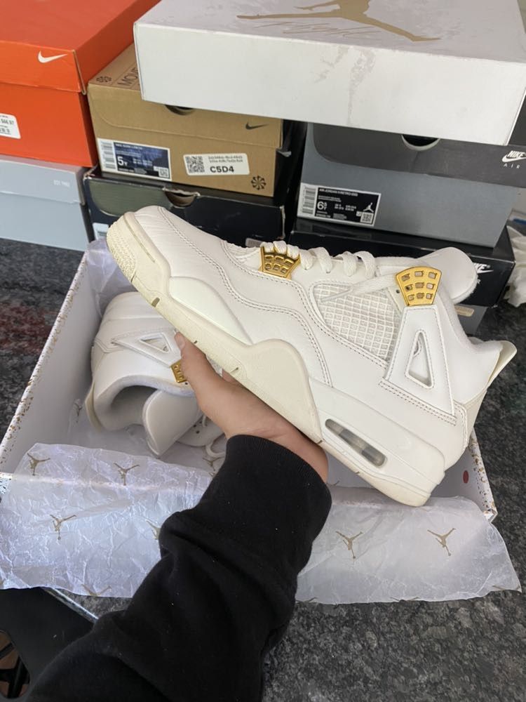 Used Jordan 4 ‘metallic Gold’ for Sale in Minooka, IL - OfferUp