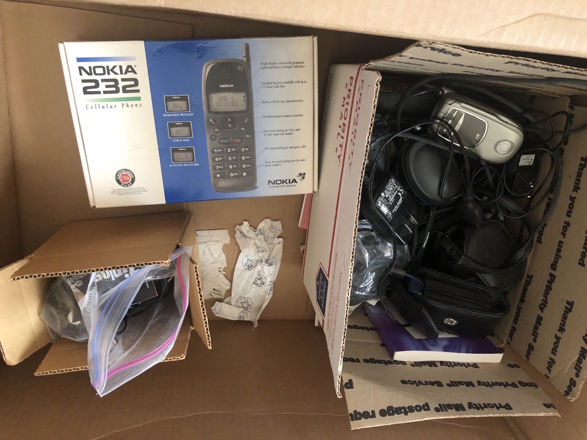 Lot of about 50 cell phones Samsung Motorola Sprint ATT BoostMobile ...