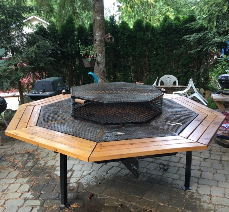 Octagon barbecue grill for Sale in Rochester, WA - OfferUp