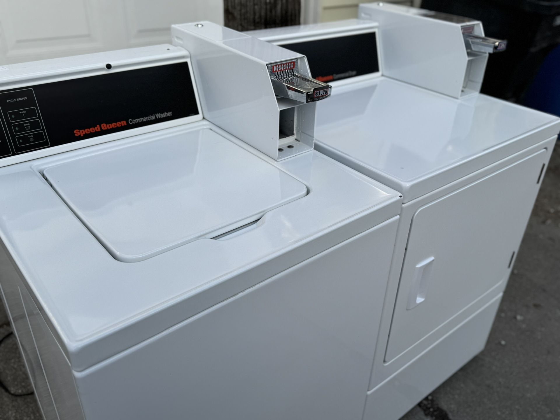 AMAZING SpeedQueen Coin Washer & Gas Dryer for Sale in Chicago, IL ...