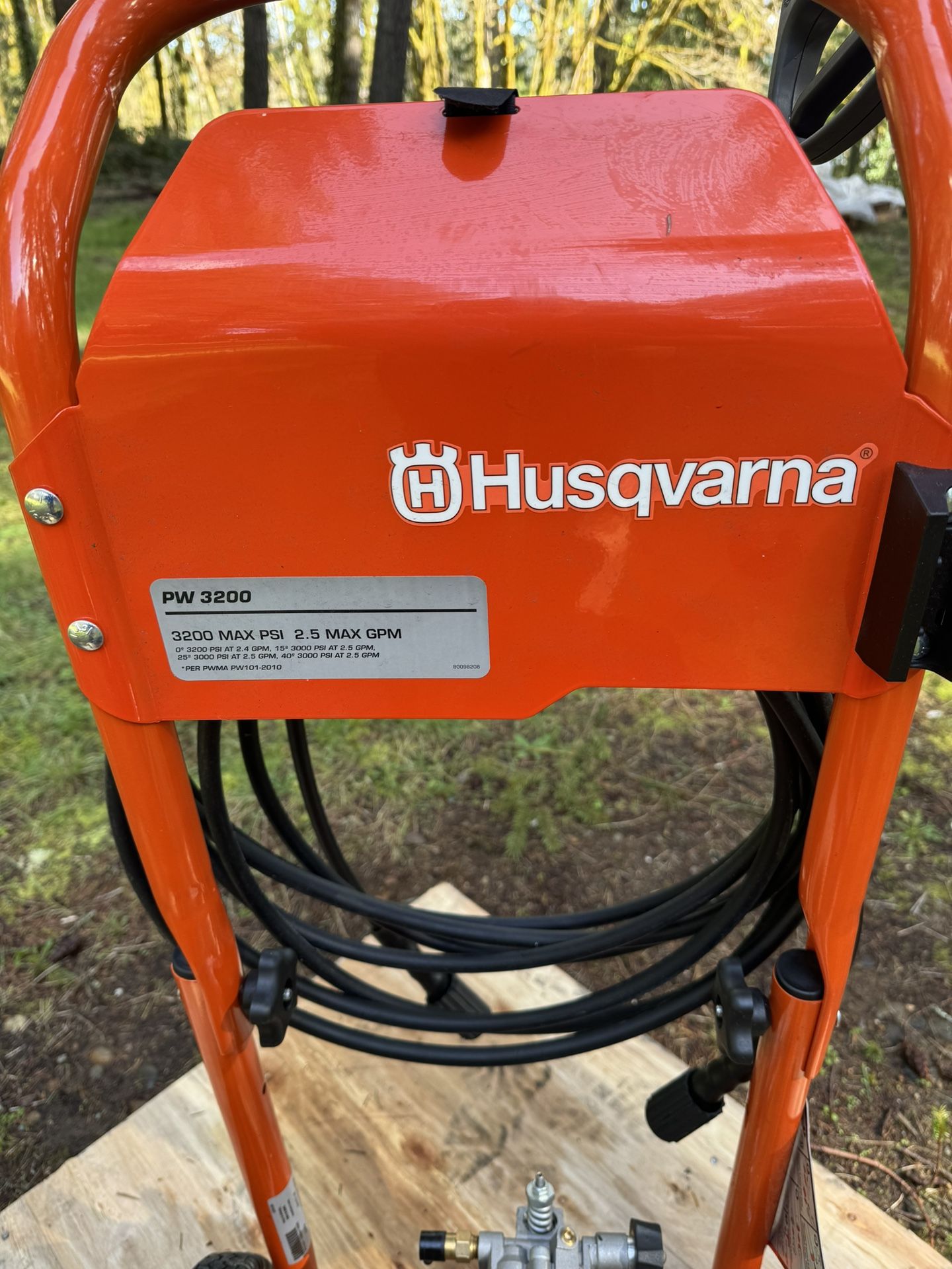 Husqvarna 3200PSI 2.5GPM Gas-Powered Pressure Washer PW3200 for Sale in Gig Harbor, WA - OfferUp