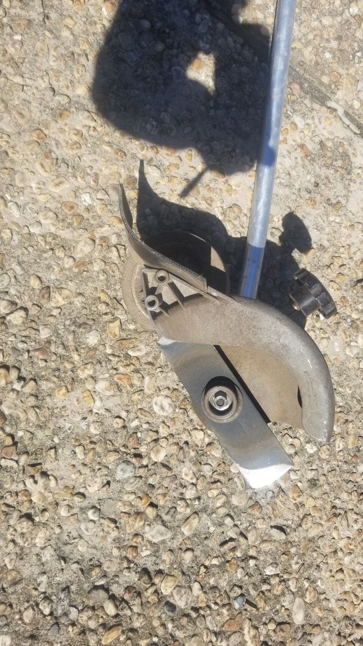 STIHL FC 70 Lawn Edger (Gas Powered) for Sale in Suffolk, VA - OfferUp