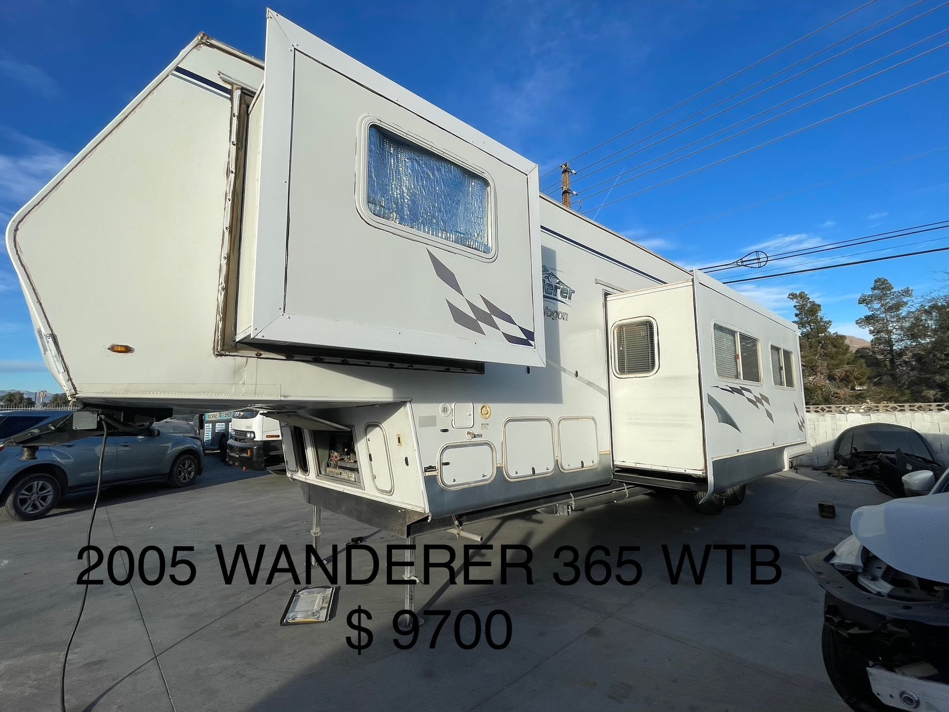 * 2005 WANDERER WAGON 365WTB* * QUEEN BED* * 40 x 9 LENGHT ( FT ) * 2 ...
