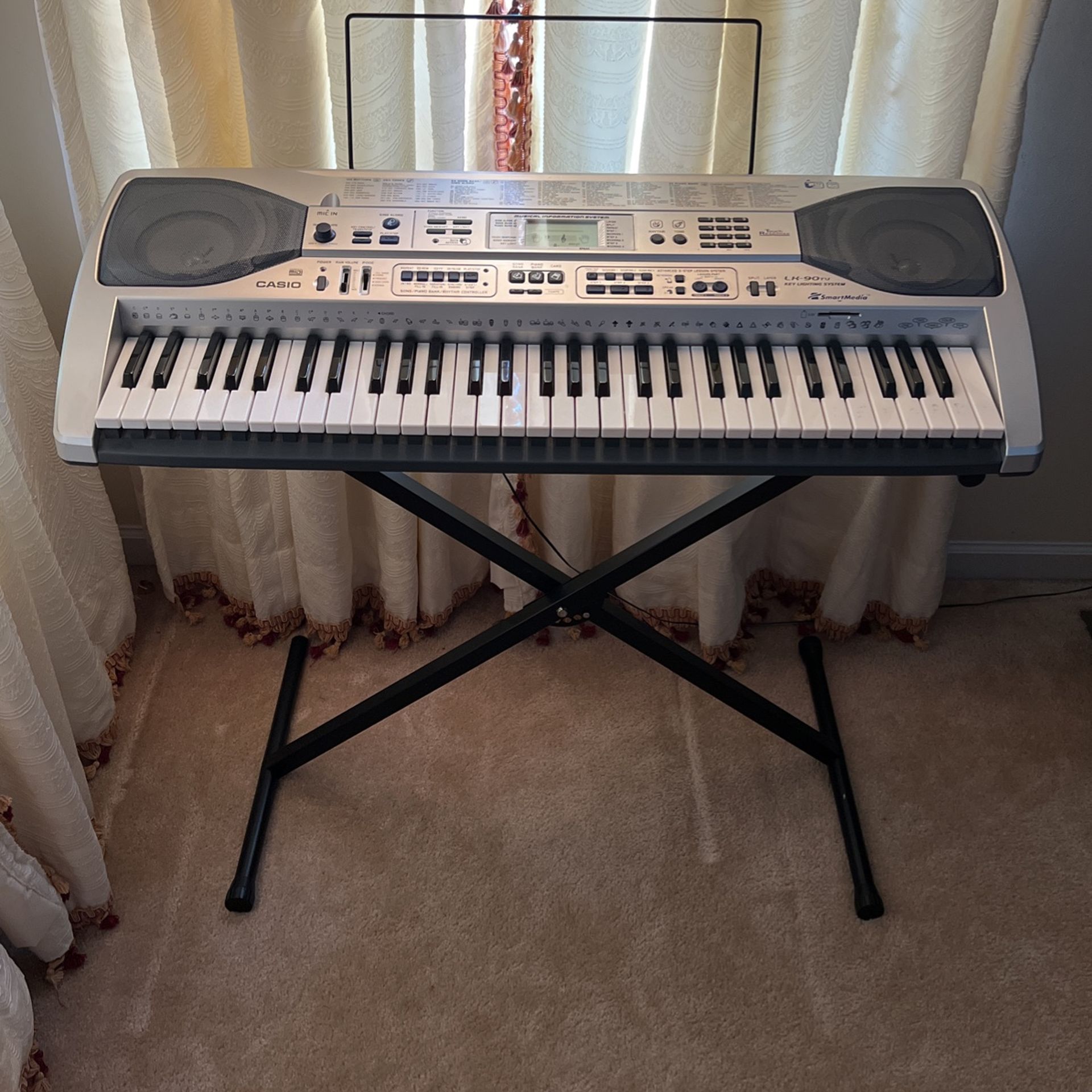 Casio LK-90TV 61-Key Lighted Keyboard with Karaoke Function + Sustain ...