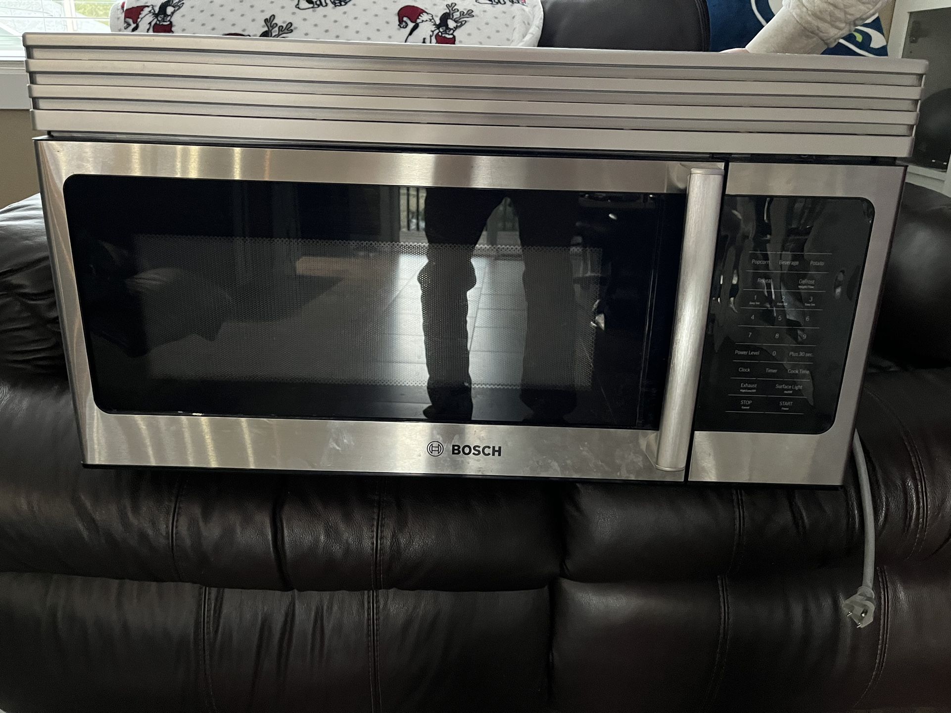 Free Bosch Microwave HMV3051U/01 for Sale in Bonney Lake, WA - OfferUp