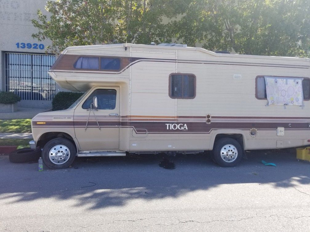1984 Ford E350 Tioga for Sale in Los Angeles, CA - OfferUp