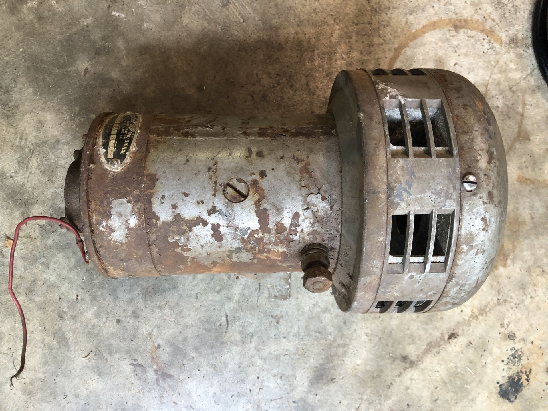 WORKING FEDERAL SIGN & SIGNAL MODEL 28 SIREN 12 VOLT FIRE TRUCK POLICE ...