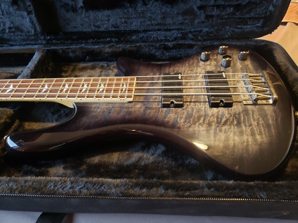 Schecter bass guitar w/case for Sale in Yelm, WA - OfferUp