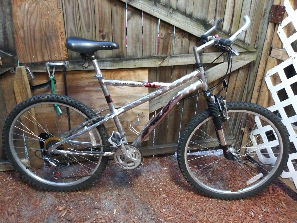 26" Royce Union 8TD Mtn. Bike for Sale in Tampa, FL - OfferUp