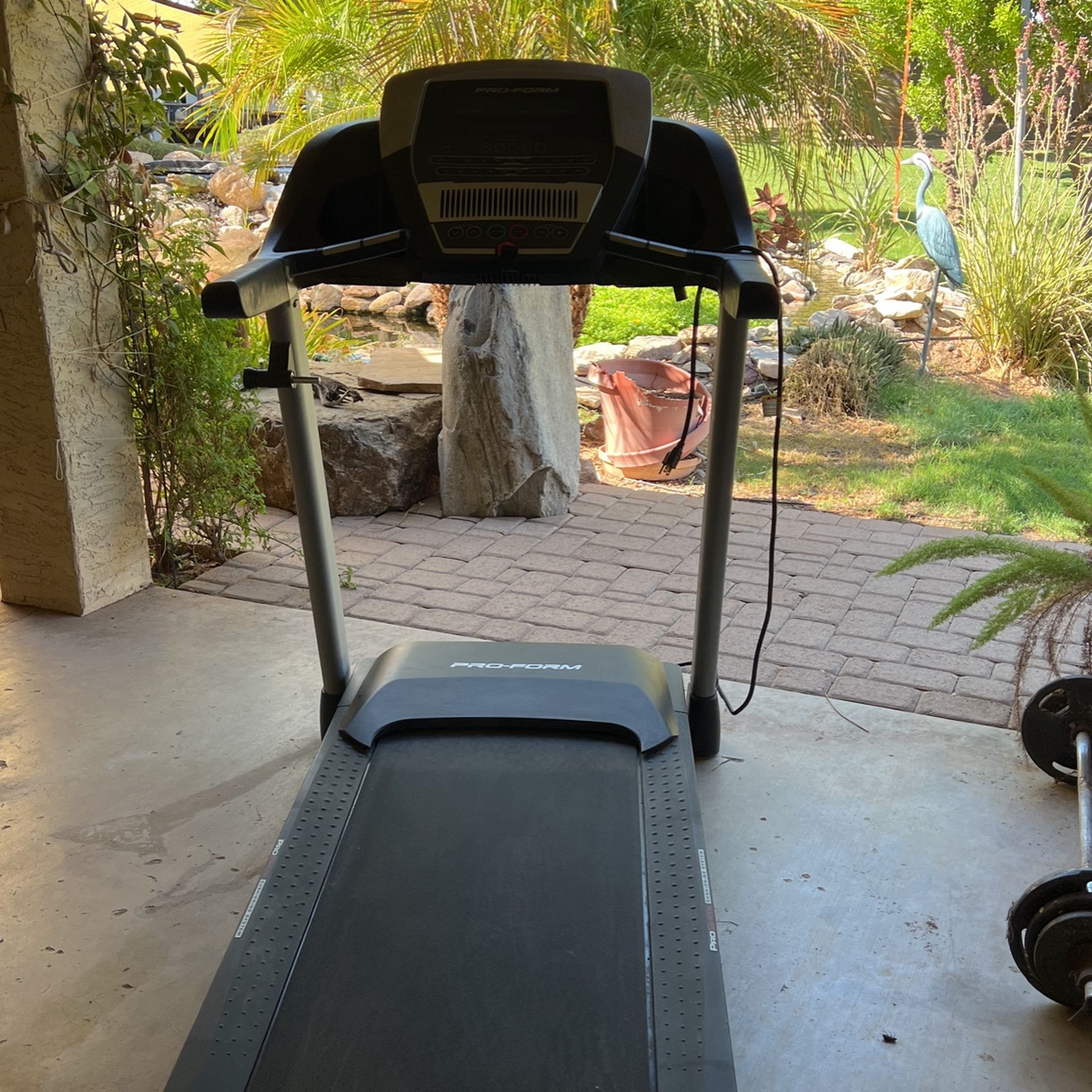 Proform performance 400 Treadmill for Sale in Glendale, AZ - OfferUp