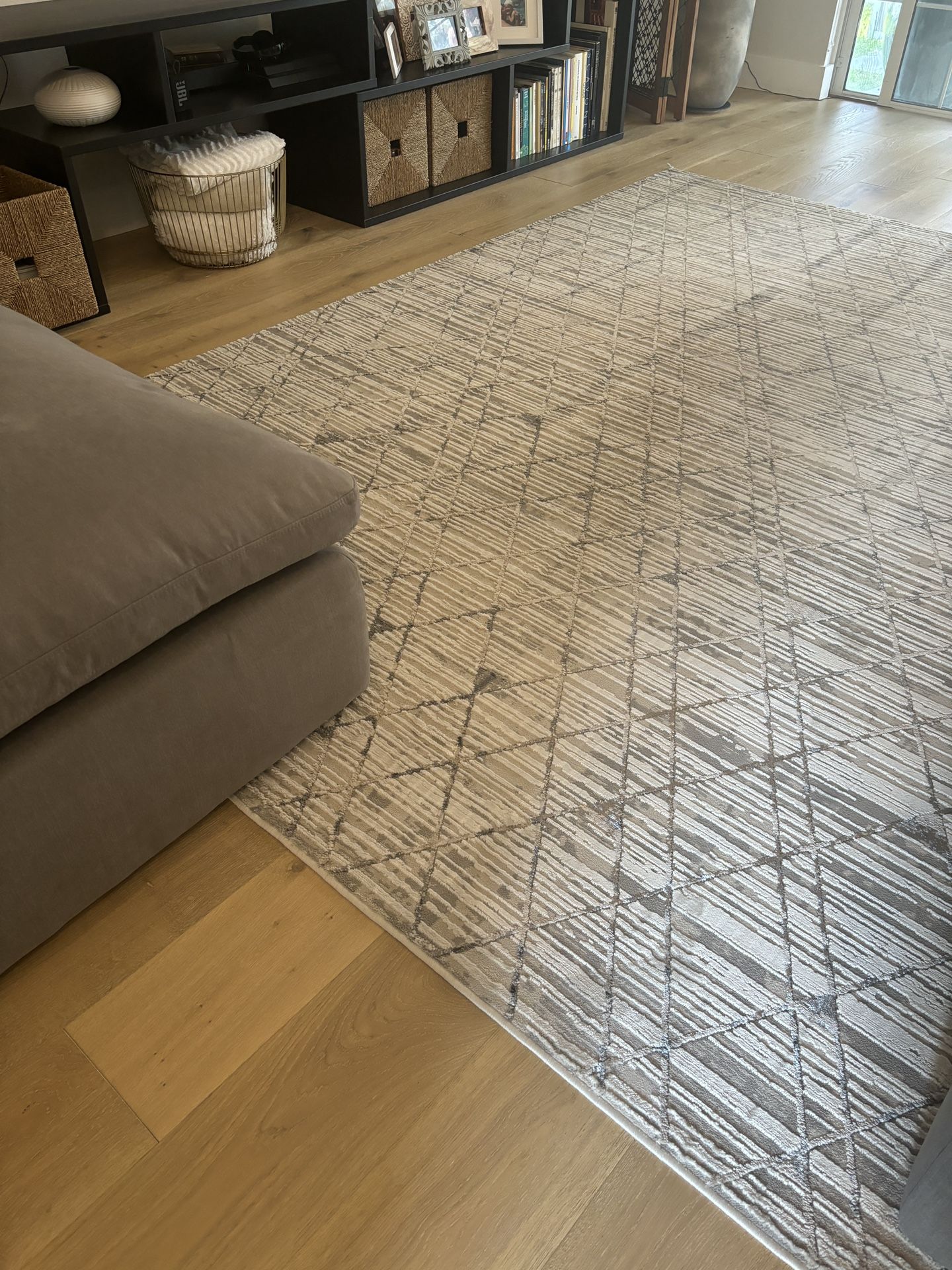 Barmond Rug 8’ x 10’ for Sale in Pompano Beach, FL - OfferUp