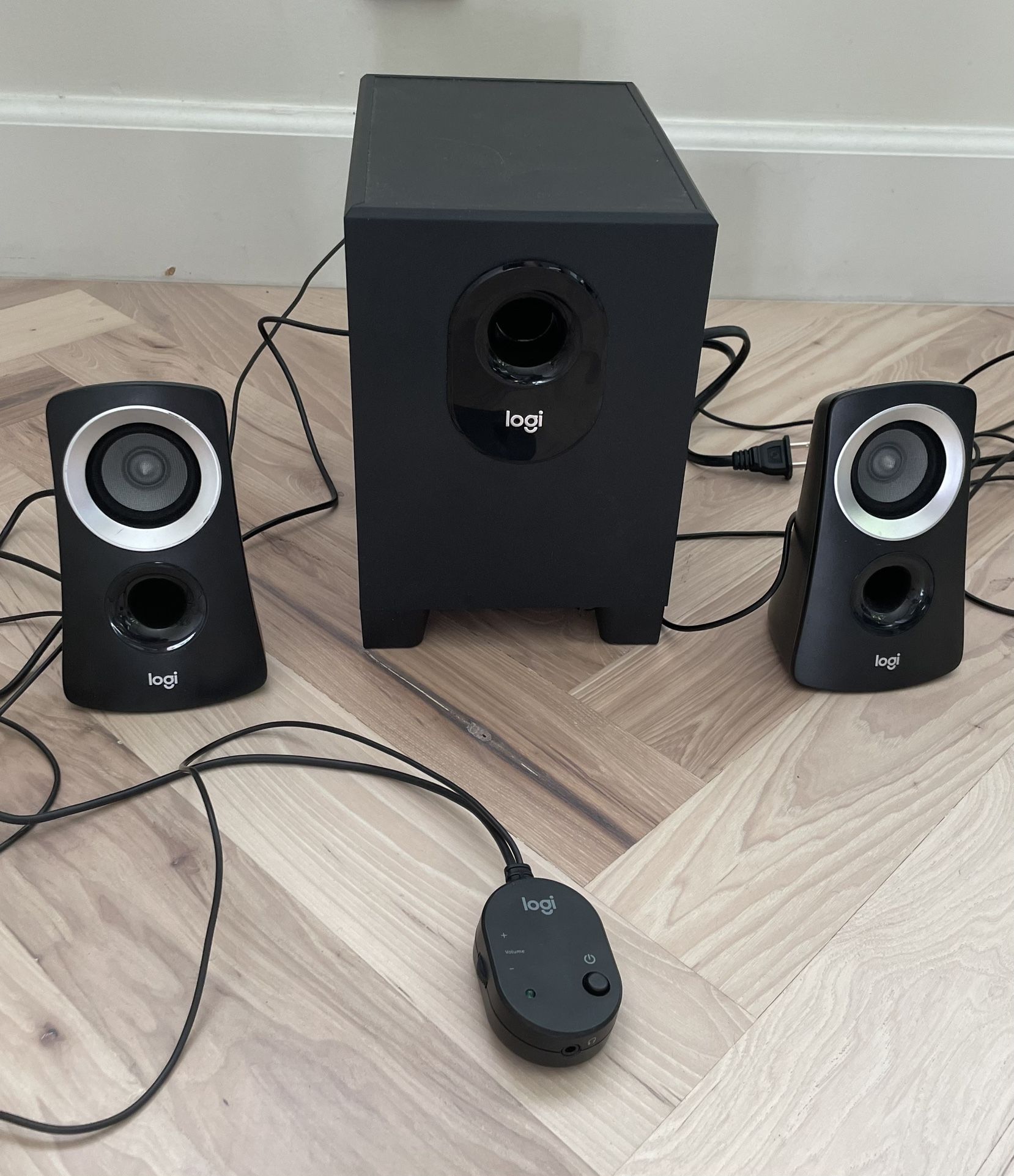 Logitech Z313 Speaker System with Subwoofer for Sale in Agoura Hills ...