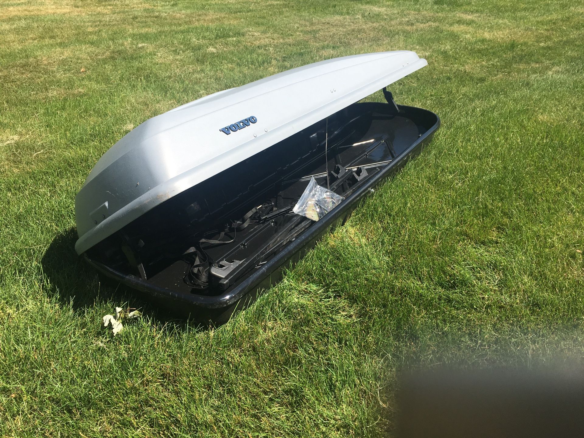 Genuine Volvo Roof Box for Sale in U SADDLE RIV, NJ - OfferUp