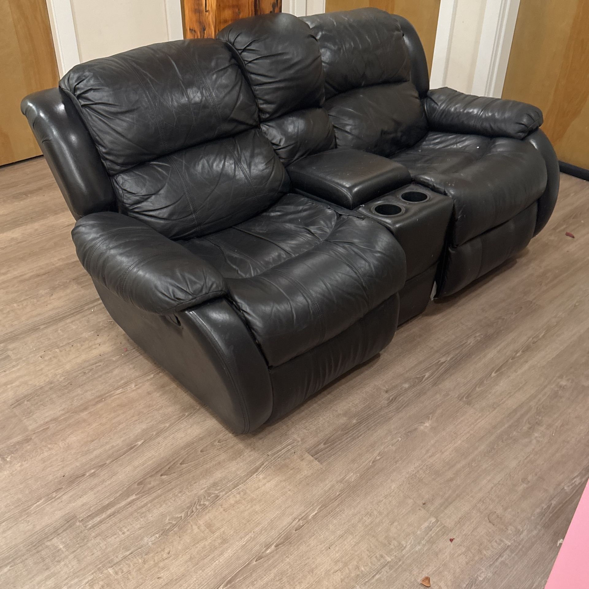 Free Reclining Couch for Sale in Seattle, WA - OfferUp
