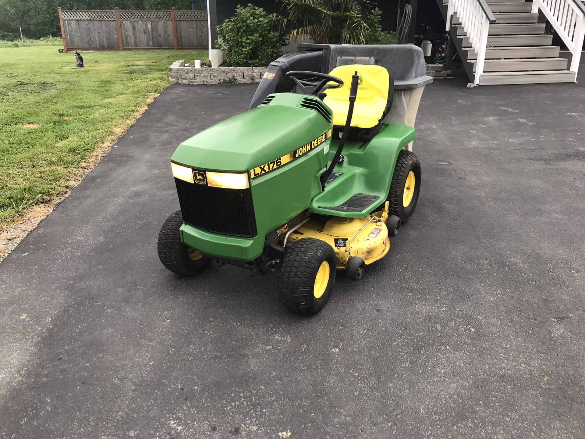 John Deere LX176 Riding Lawn Mower for Sale in Sedro-Woolley, WA - OfferUp