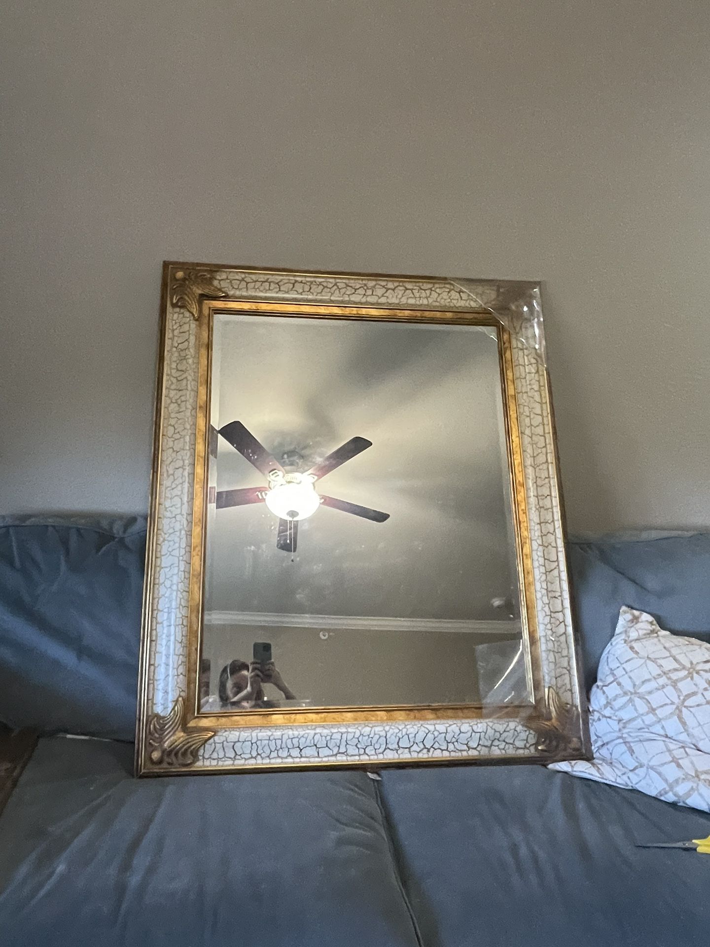 Large White & Gold mirror 3ft X 4 Ft for Sale in San Antonio, TX - OfferUp