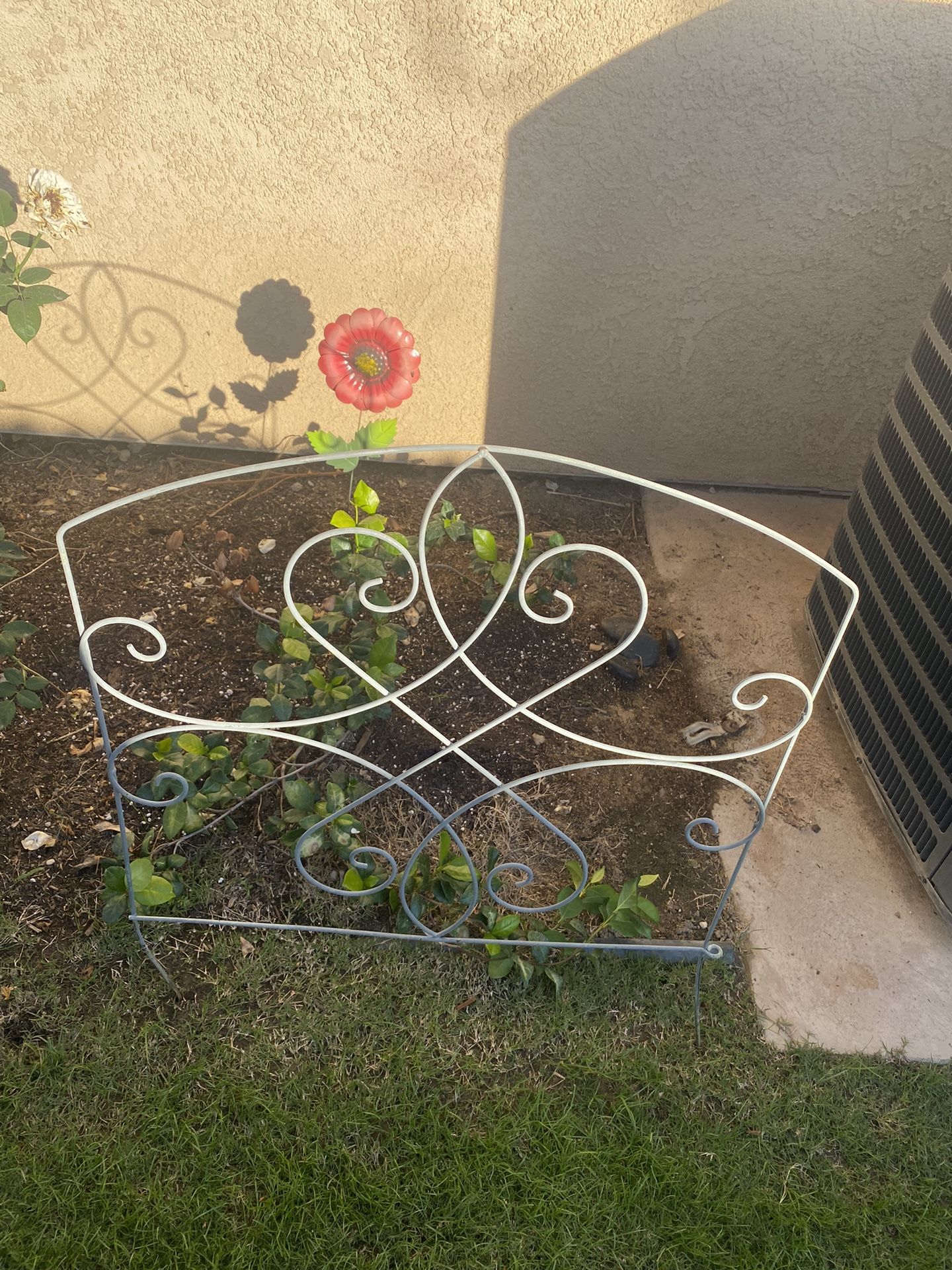 Wrought Iron Wire Garden Fence for Sale in Bakersfield, CA - OfferUp