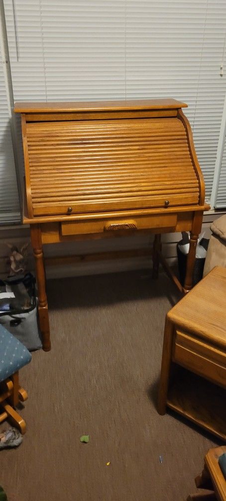 Charming Small Rolltop Wood Desk for Sale in Apache Junction, AZ - OfferUp