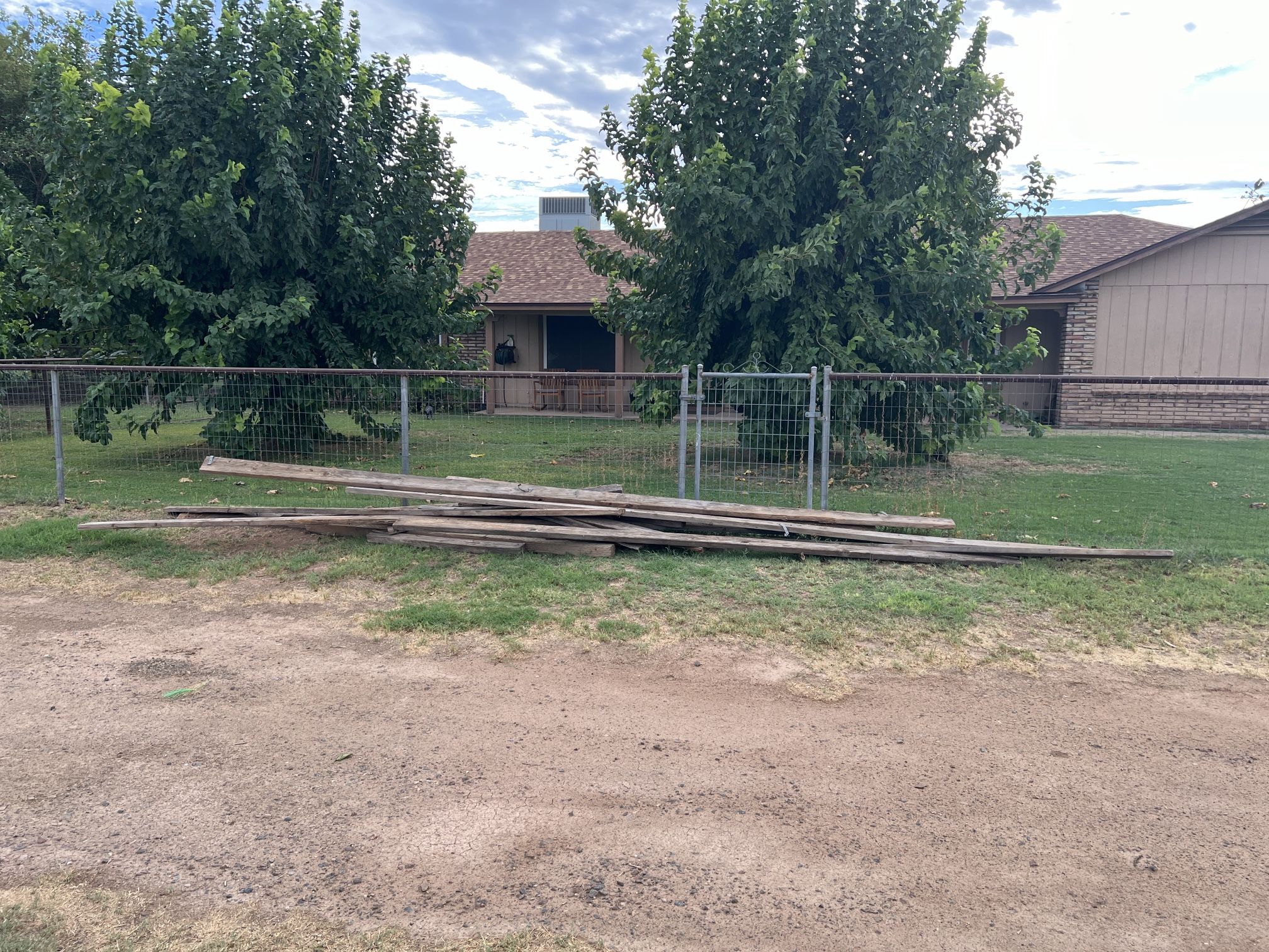 FREE lumber/wood for Sale in Tolleson, AZ - OfferUp