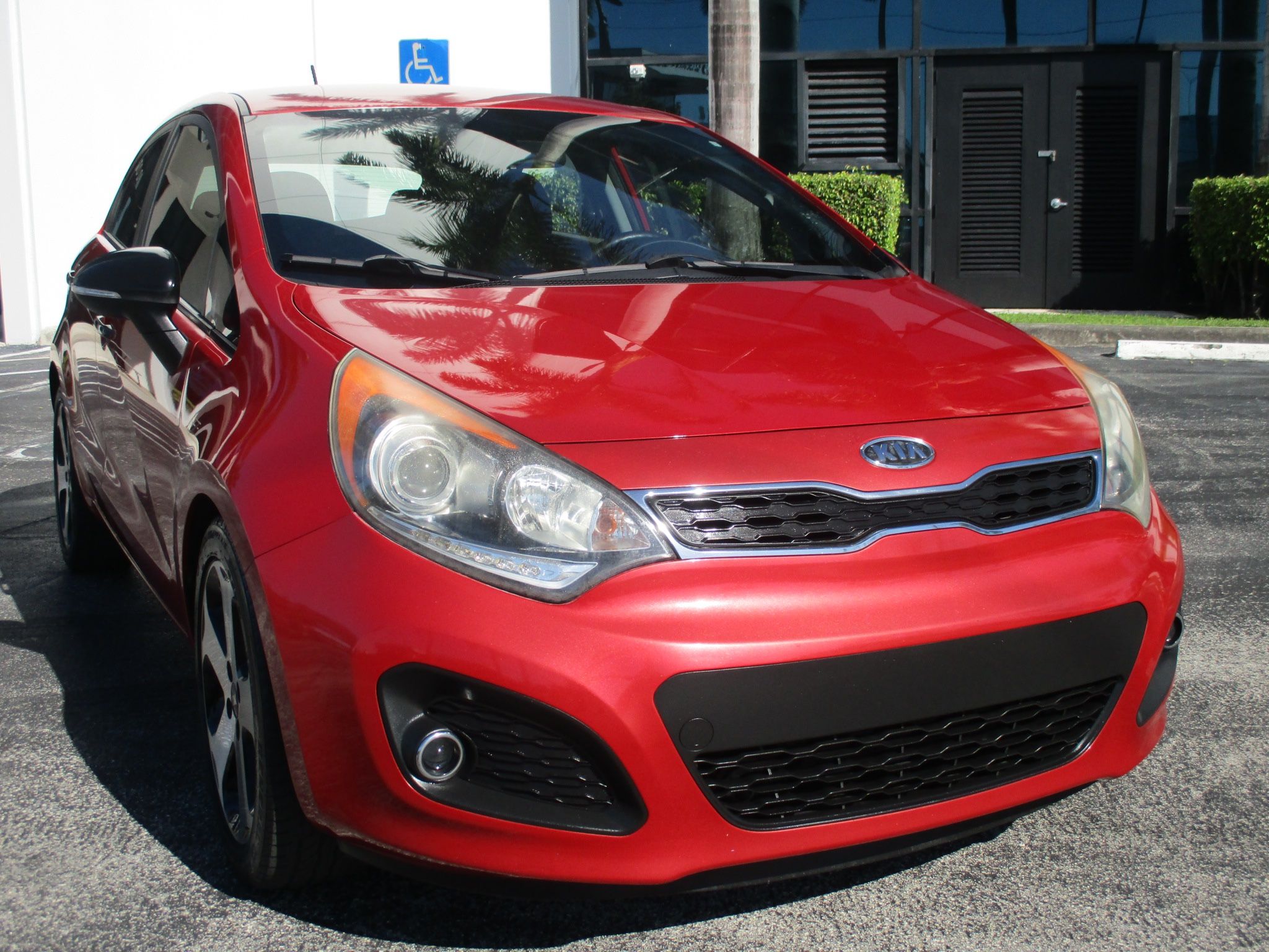 KIA RIO SX The 2012 Kia Rio is an inexpensive sub-compact that delivers ...
