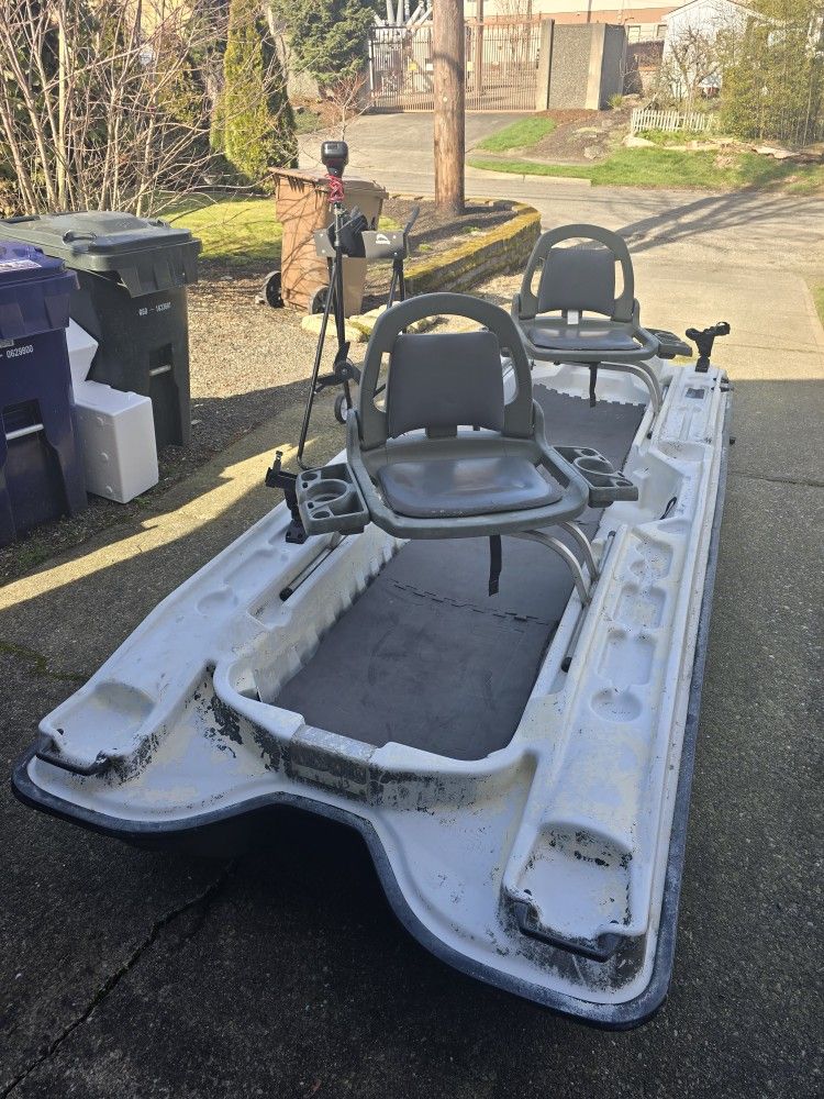 SMALL BOAT FOR SALE/ 10FT PELICAN BASS RAIDER for Sale in Tacoma, WA ...