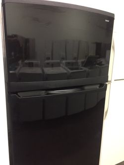 Kenmore Coldspot Black Top Freezer Refrigerator for Sale in Overland ...