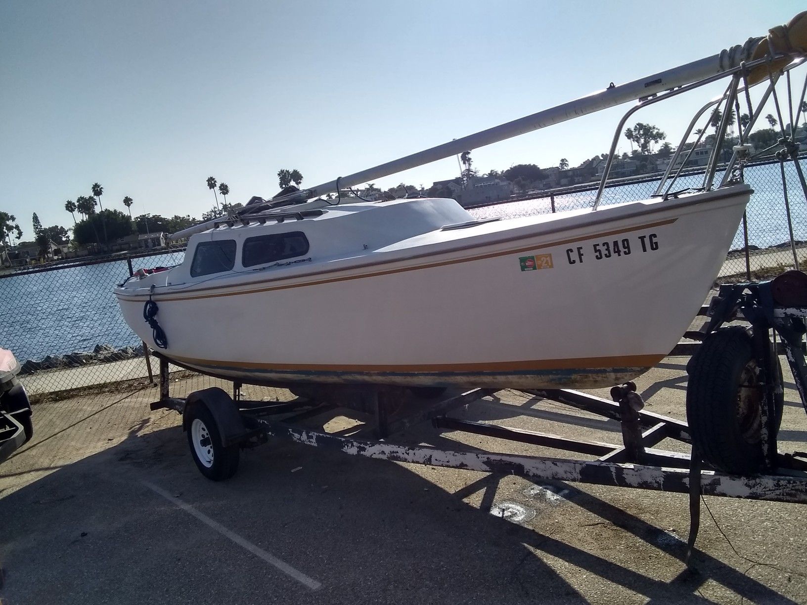 Catalina 22 Sail Boat w/TRAILER, Honda Outboard and retractable motor ...