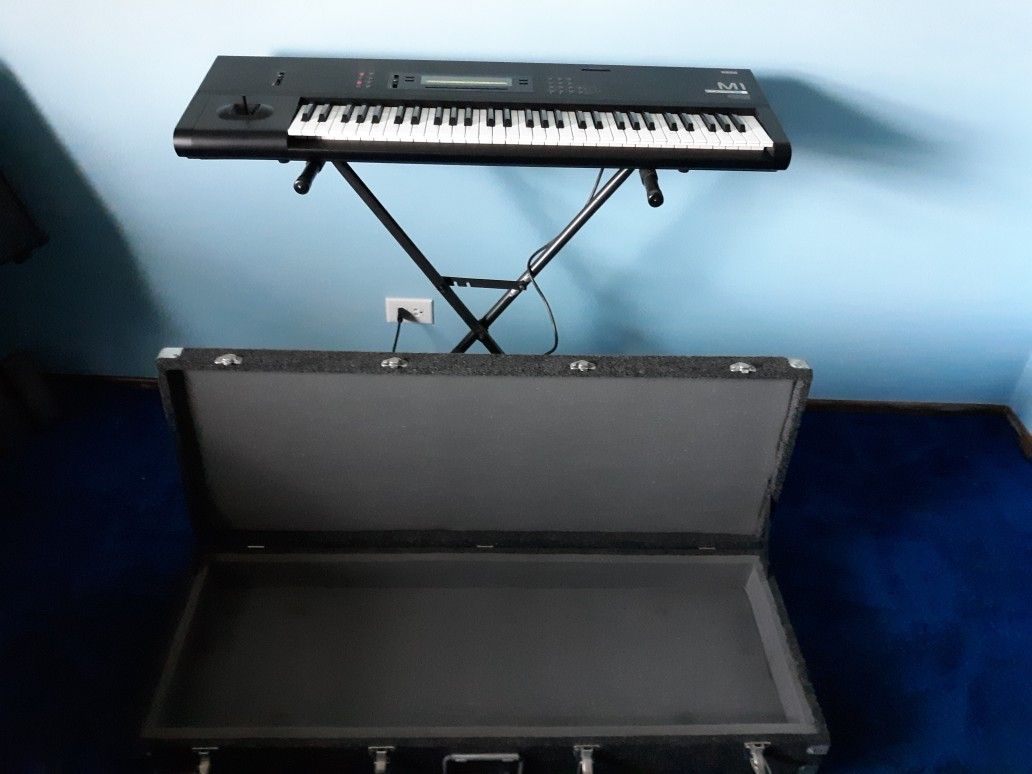 Korg M1 Workstation Midi Keyboard for Sale in Orland Hills, IL - OfferUp