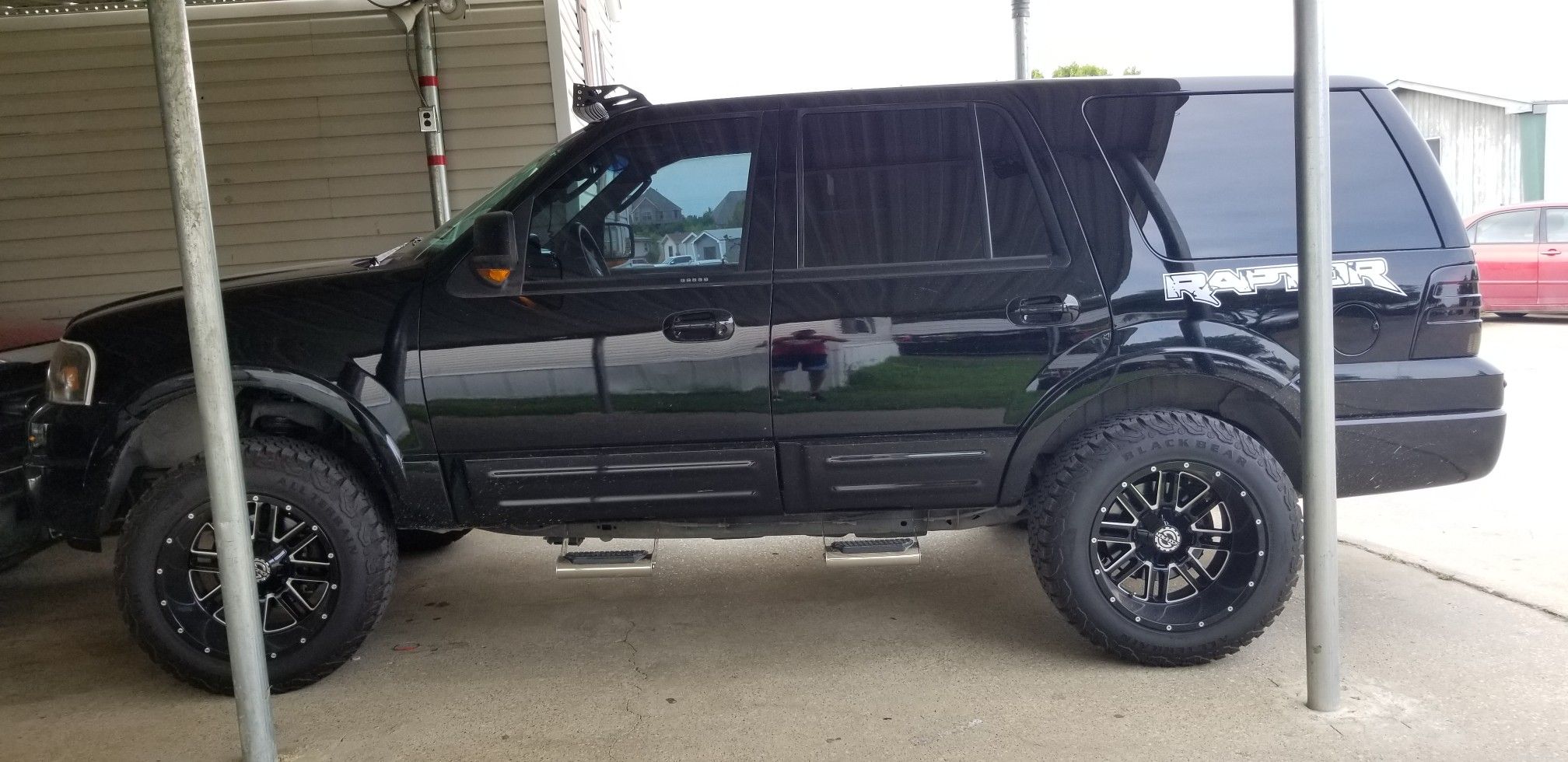 Ford Expedition Lifted