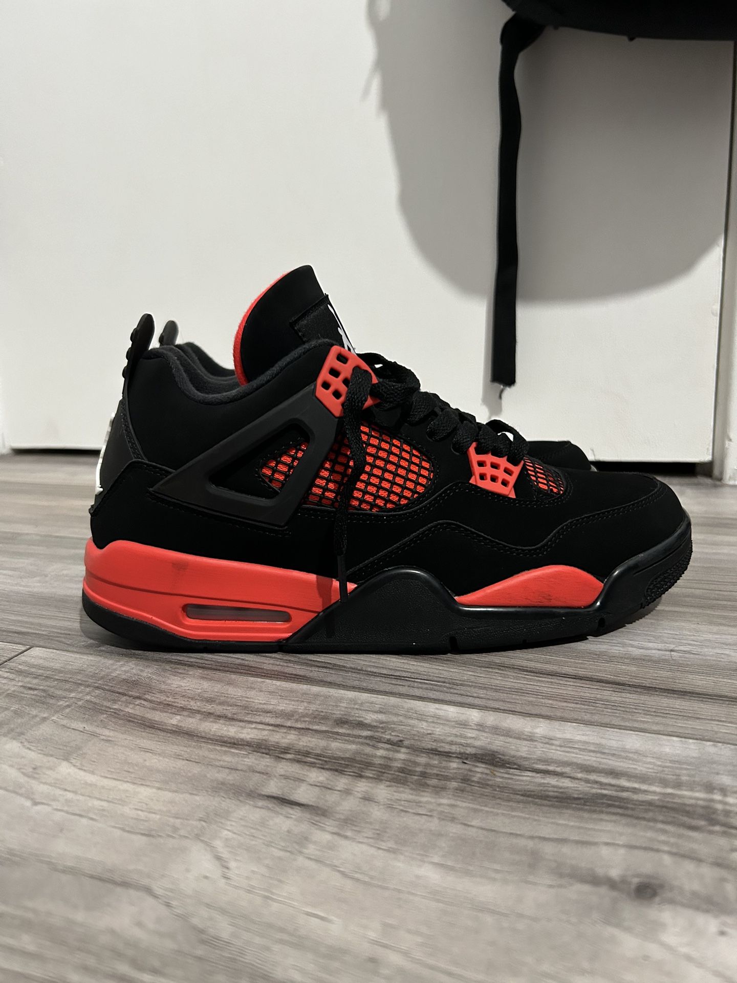 Jordan 4s Retro “Red Thunders” for Sale in South Saint Paul, MN - OfferUp