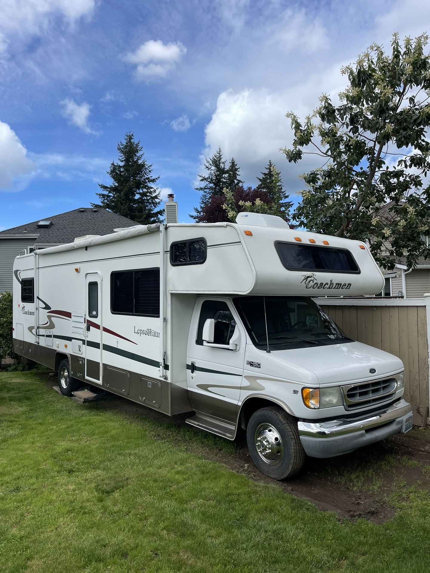 2003 Coachmen Leprechaun for Sale in Federal Way, WA - OfferUp