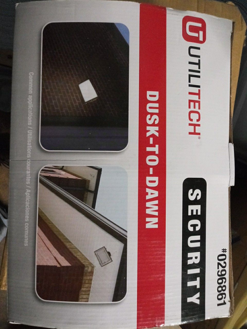 Utilitech Dusk to Dawn Security Light for Sale in Archdale, NC - OfferUp