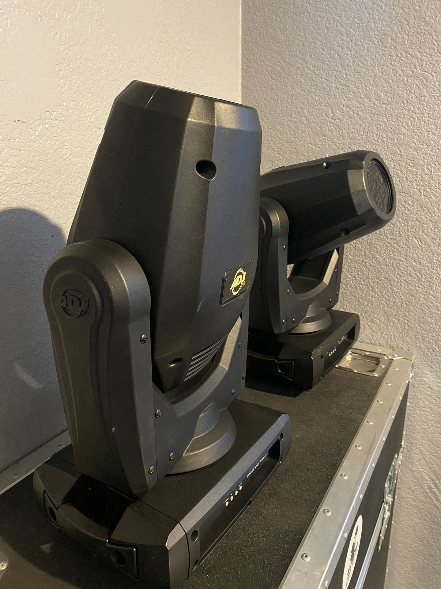 American DJ Focus Spot 3Z for Sale in Fontana, CA - OfferUp