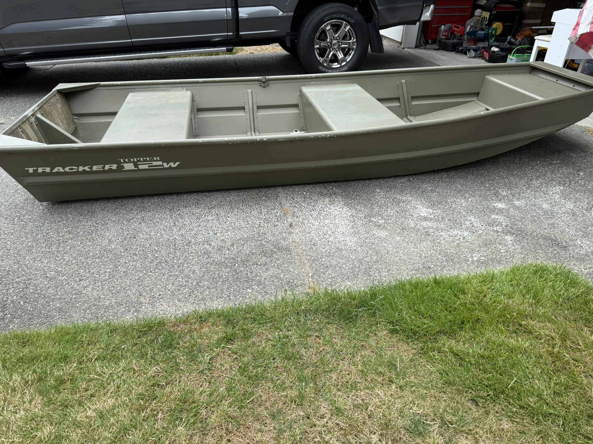 12 Foot Aluminum Jon Boat With Minn Kota for Sale in Lake Stevens, WA ...