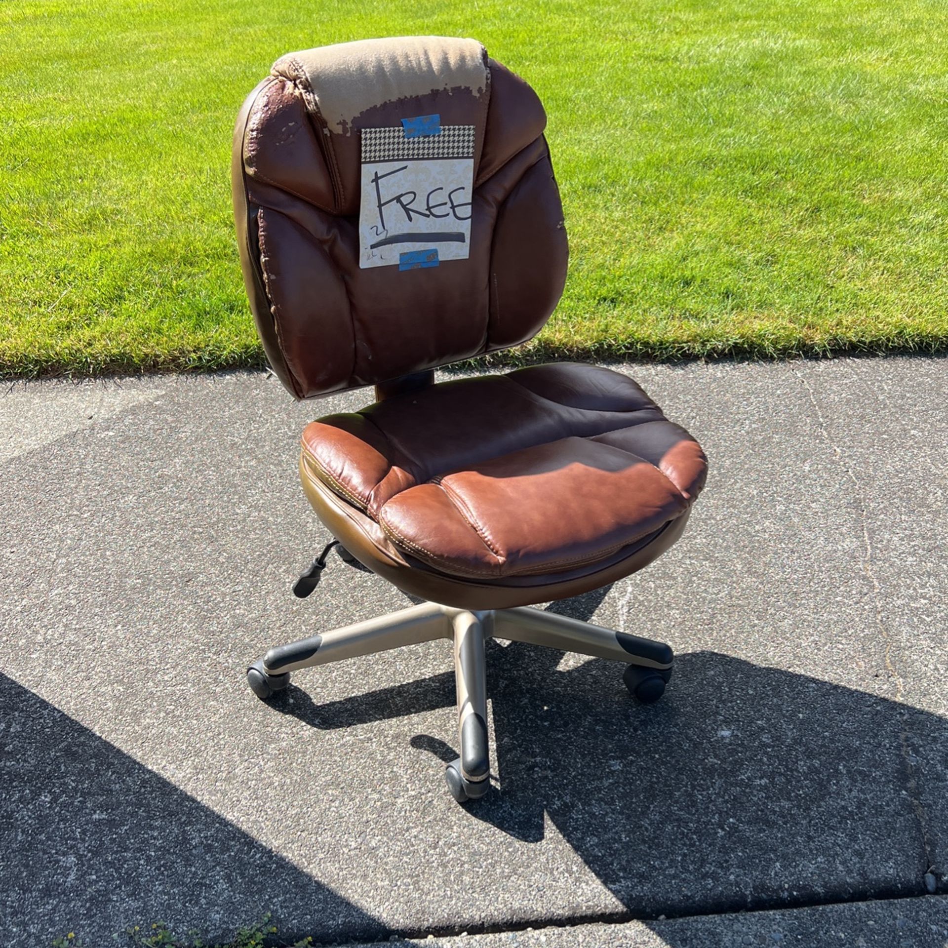 FREE! Super Comfy Ugly Office Chair- Works great! for Sale in Mukilteo ...