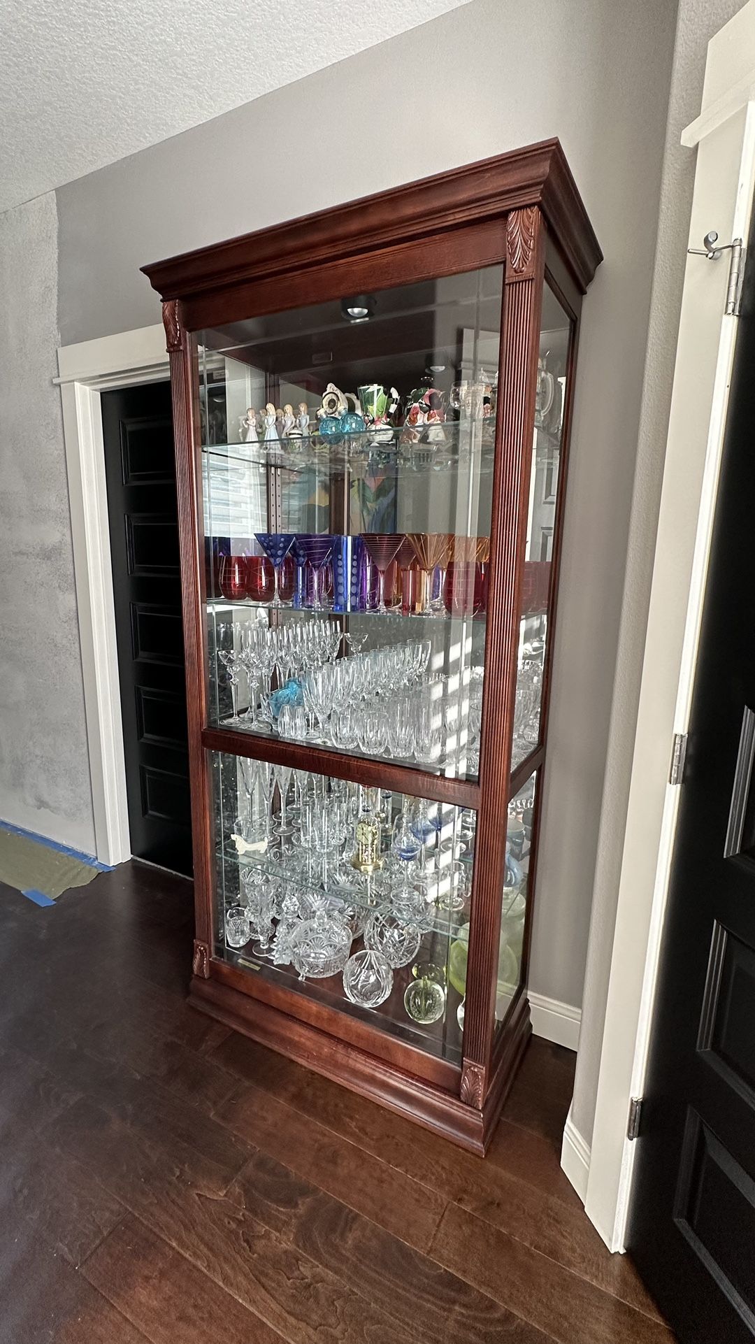 Pending P/u-Howard Miller Curio Cabinet for Sale in Vancouver, WA - OfferUp