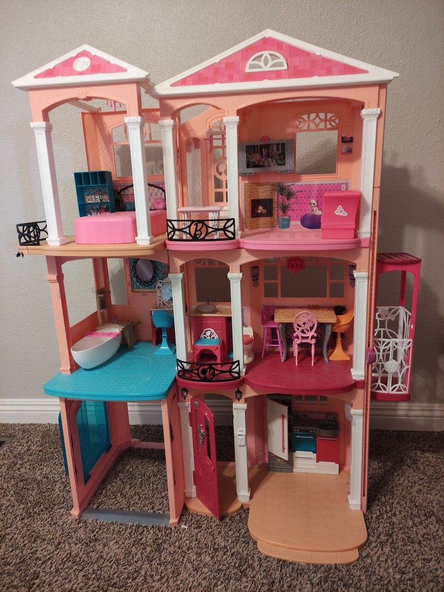 Big Barbie Dream House