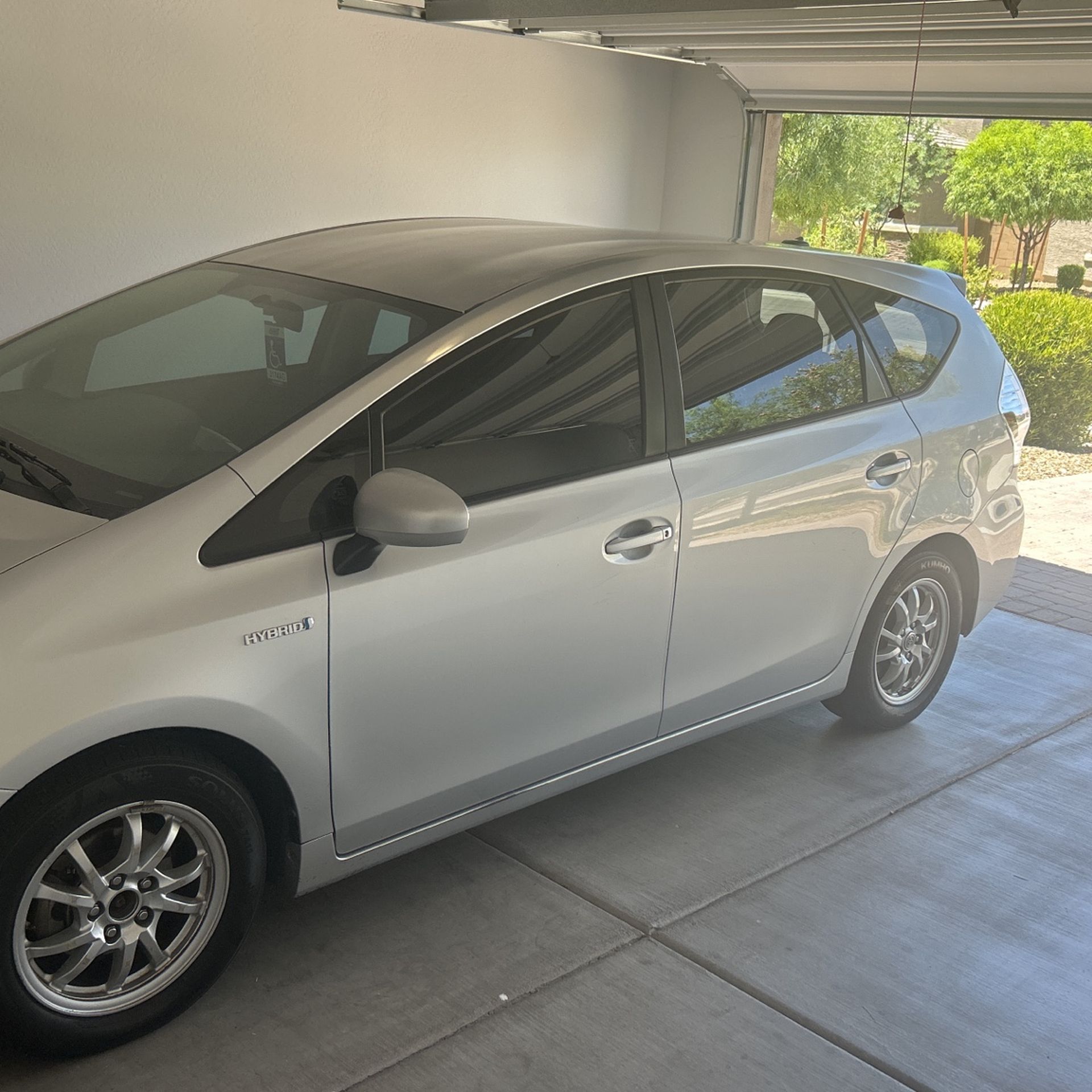 2013 Toyota Prius V for Sale in Sun City, AZ - OfferUp