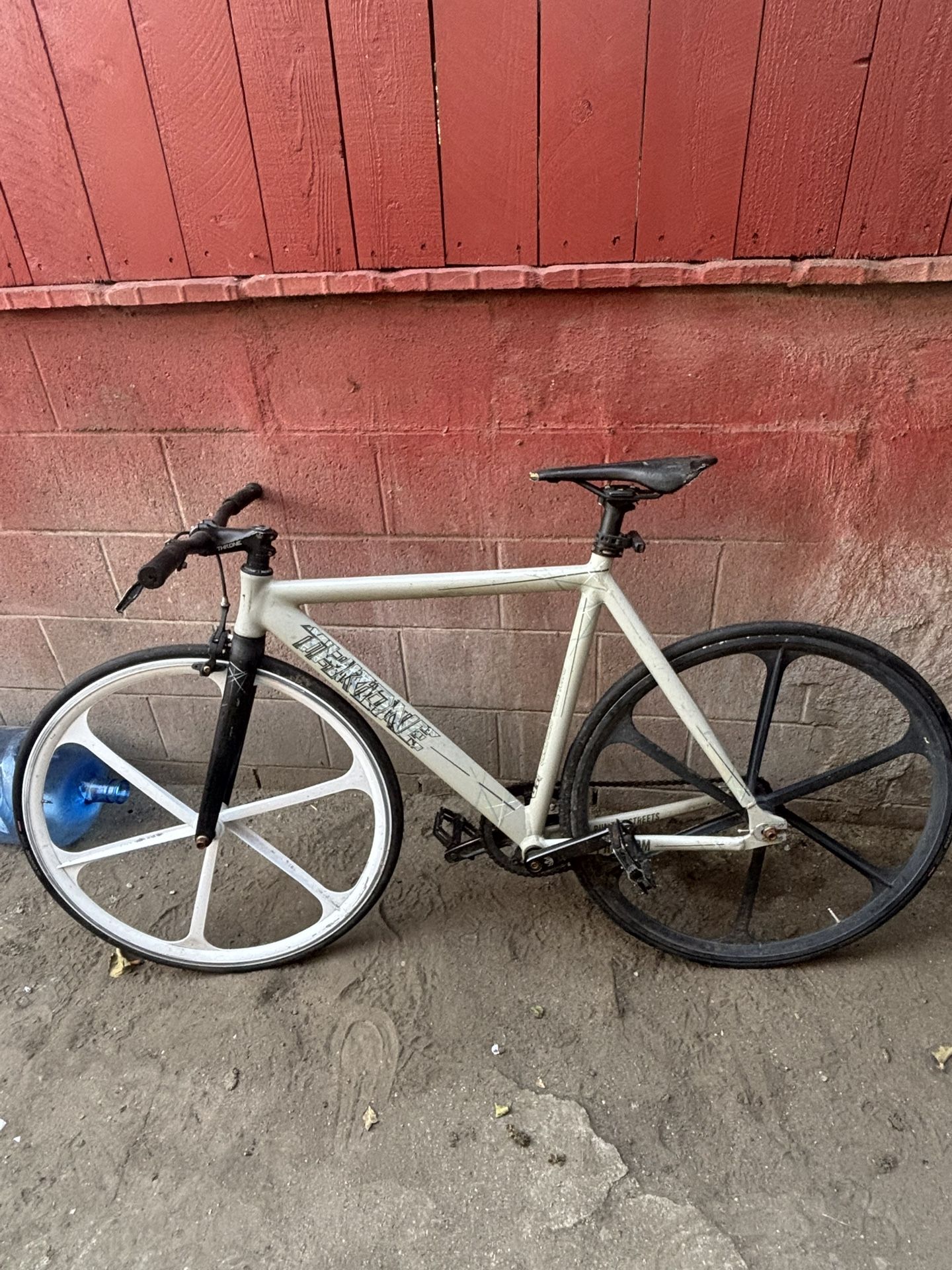Throne Phantom fixed-gear track bike. for Sale in Los Angeles, CA - OfferUp