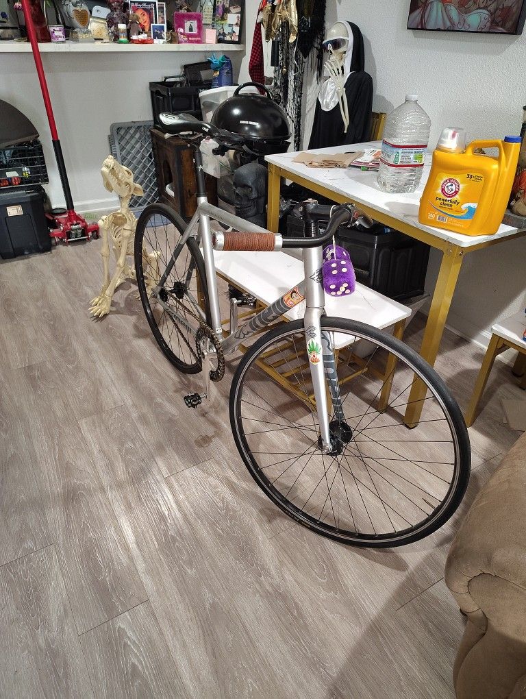 Cinelli Fixed Gear Tipo Pista for Sale in San Diego, CA - OfferUp