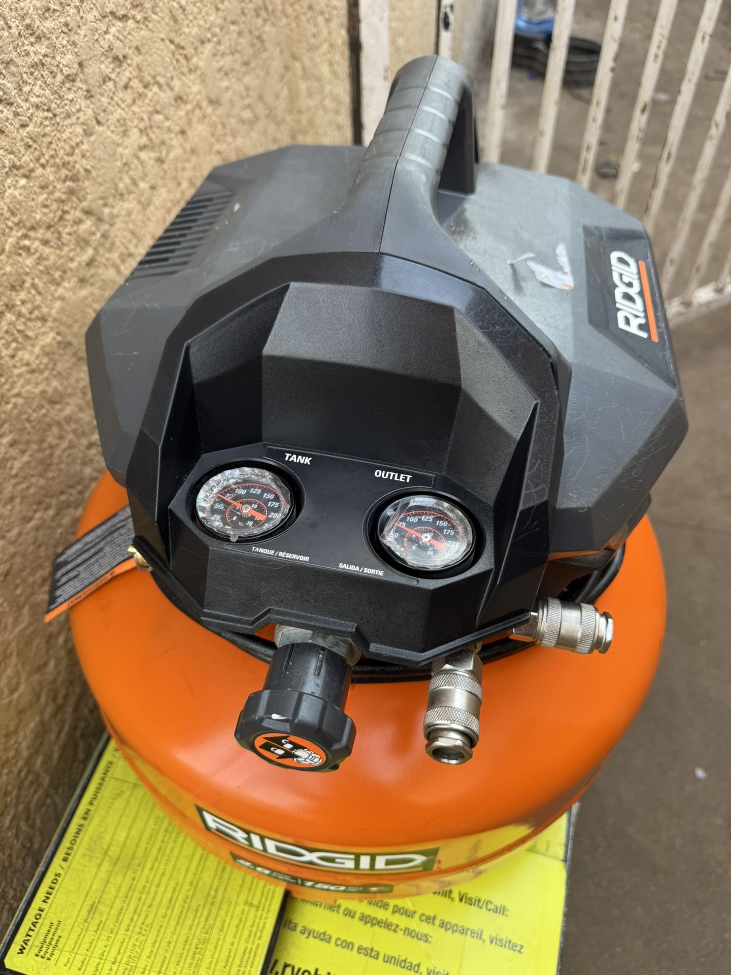 RIDGID RDGD 6 gal. 150 PSI Portable Electric Pancake Air Compressor for ...