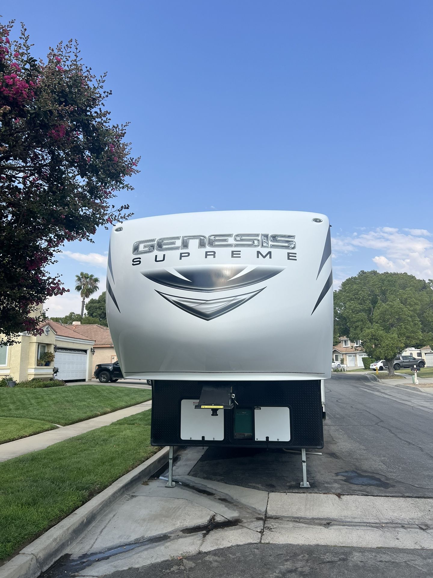 2017 Genesis supreme 34gs for Sale in Rancho Cucamonga, CA - OfferUp