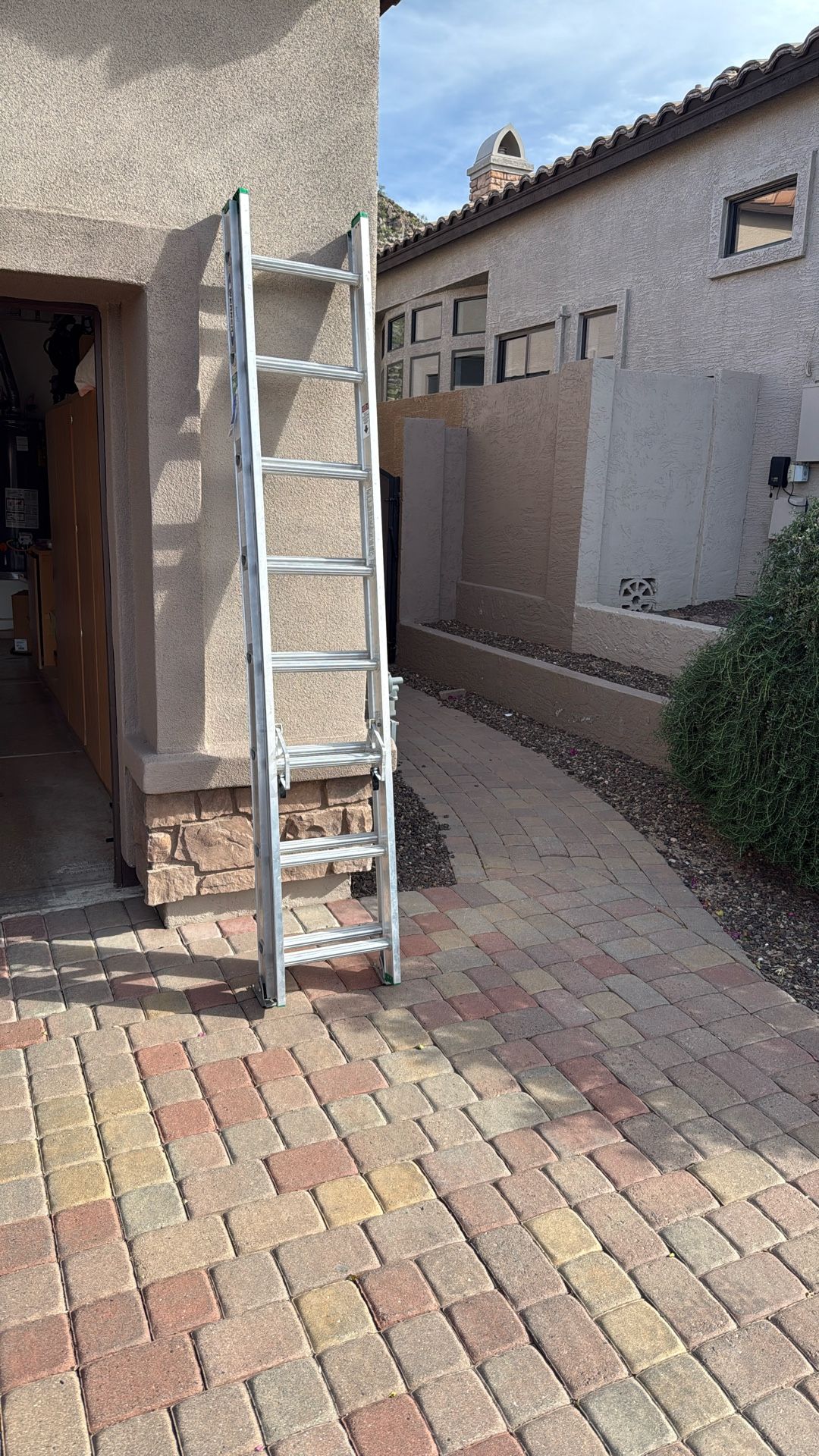 16 Ft Aluminum Extension Ladder for Sale in Mesa, AZ - OfferUp