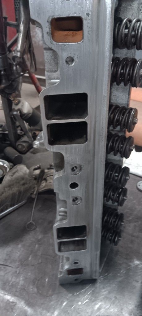 Edelbrock Aluminum Heads Sbc for Sale in Glendale, AZ - OfferUp